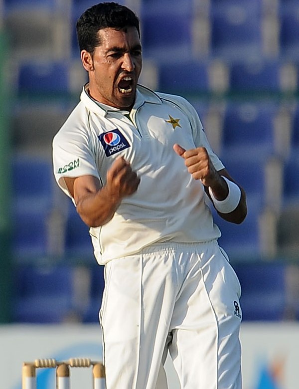 Umar Gul celebrates Tharanga Paranavitana a golden duck ...